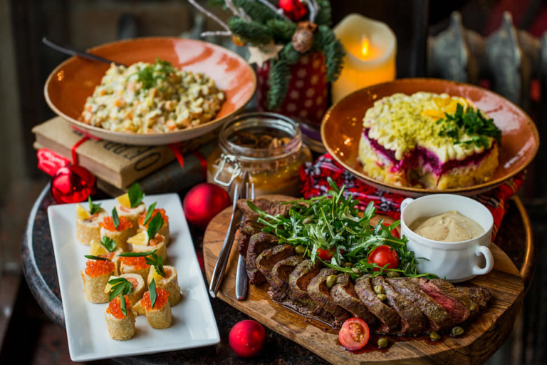 Yangi yil dasturxoni uchun qanday yeguliklarga buyurtma berish mumkin ...